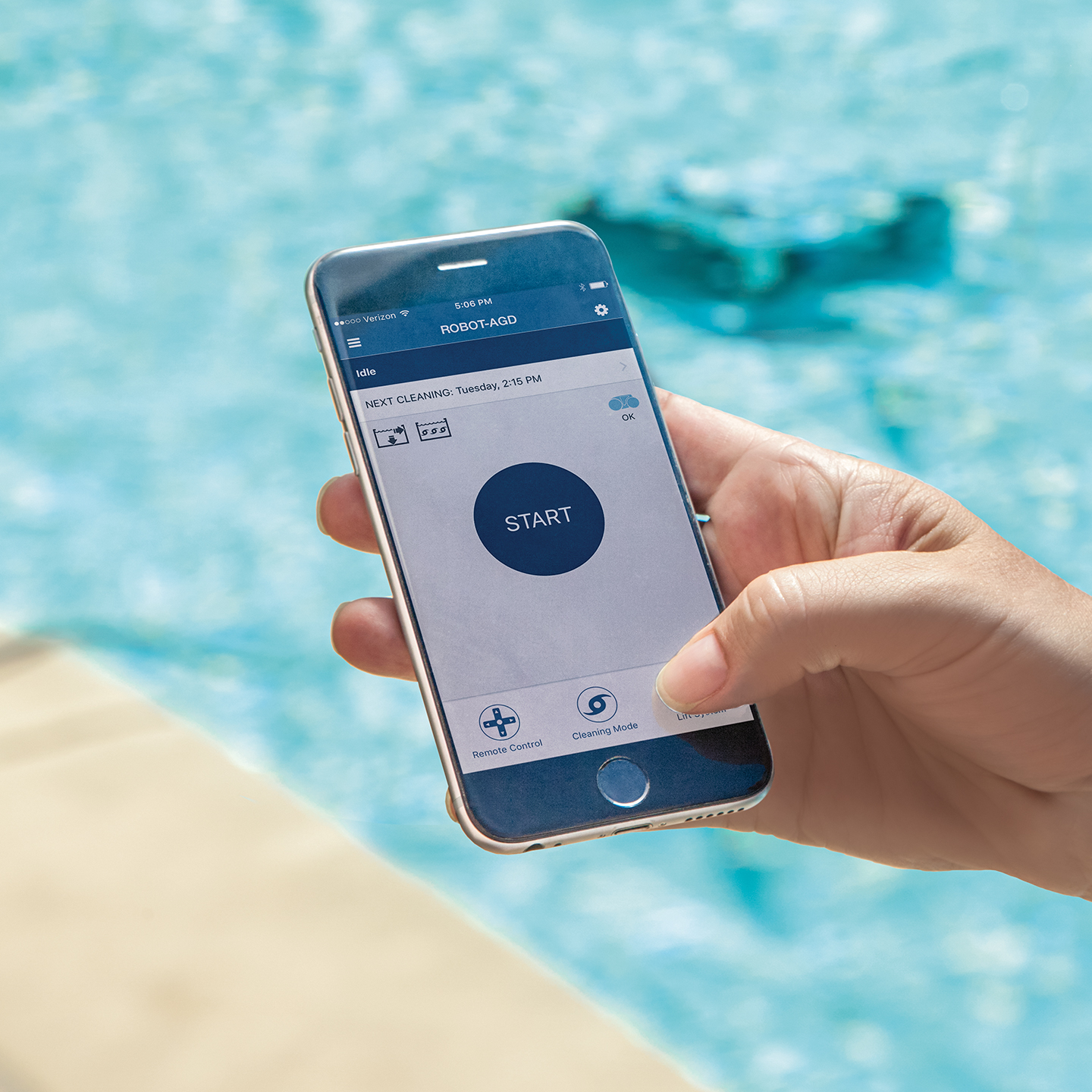 Polaris P965iQ: Swimming Pool Robot | Polaris Pool